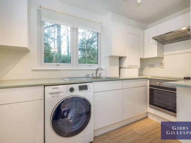 1 Bedroom Maisonette Flat