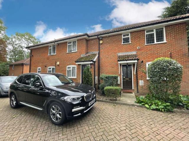1 Bedroom Maisonette Flat