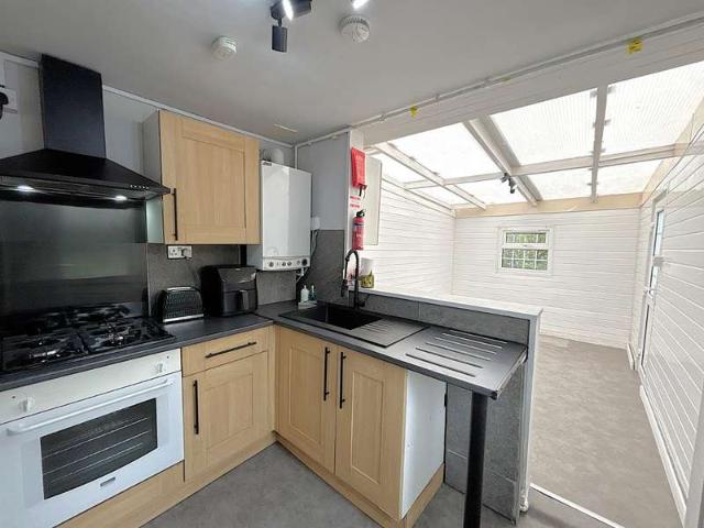 1 Bedroom Maisonette Flat