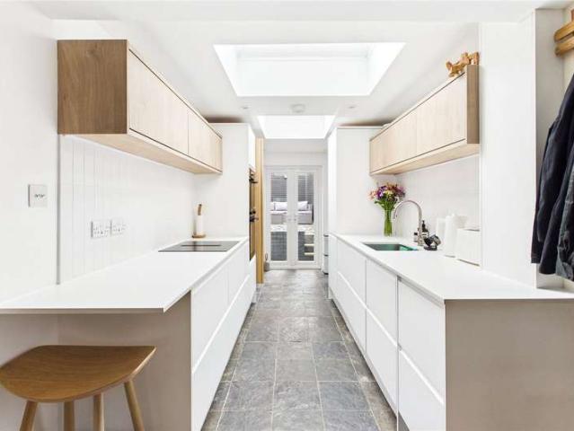 1 Bedroom Maisonette Flat