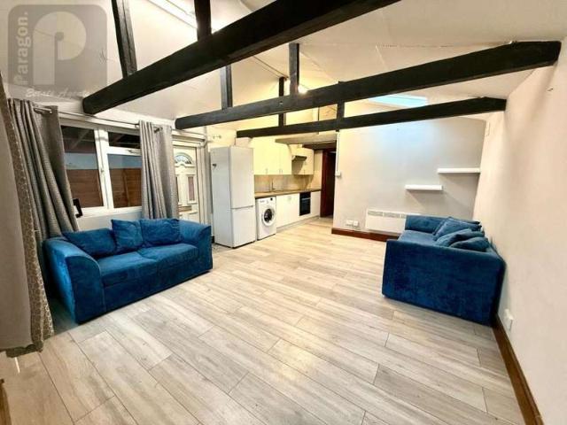 1 Bedroom Maisonette Flat