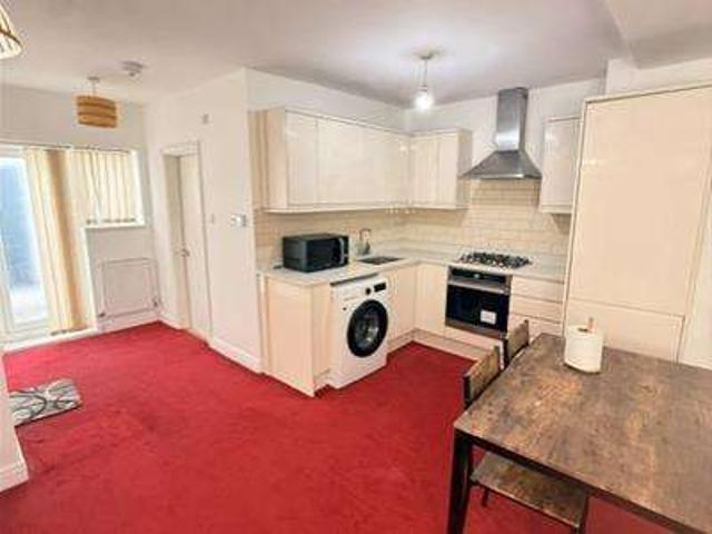 1 Bedroom Maisonette Flat