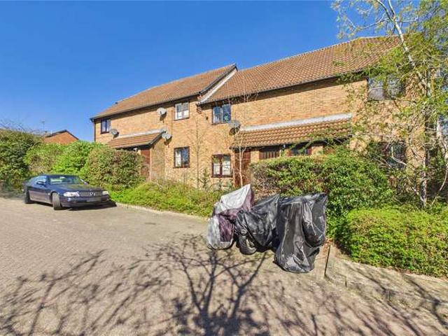 1 Bedroom Maisonette Flat