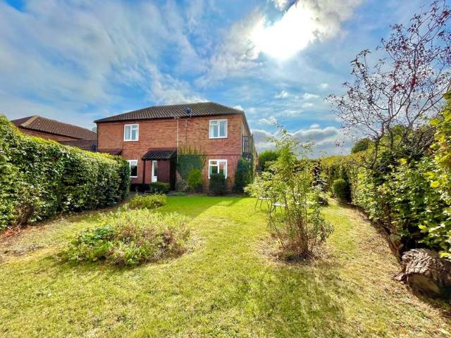 1 Bedroom Maisonette Flat