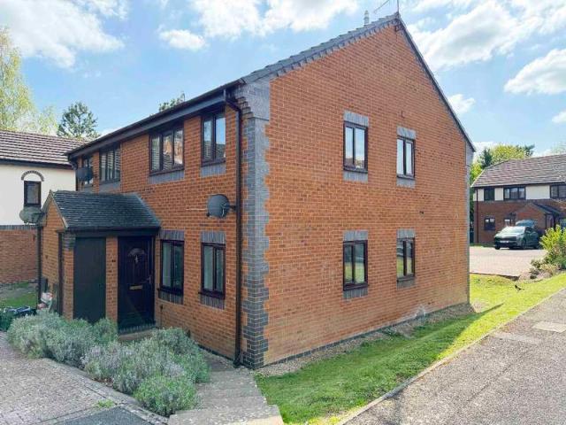 1 Bedroom Maisonette Flat