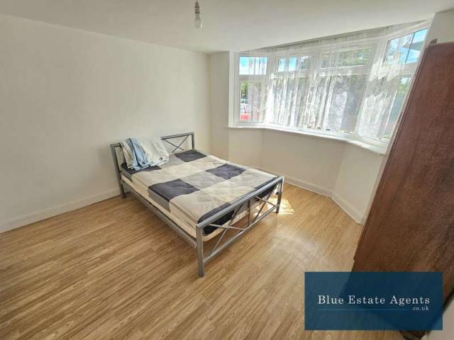 1 Bedroom Maisonette Flat