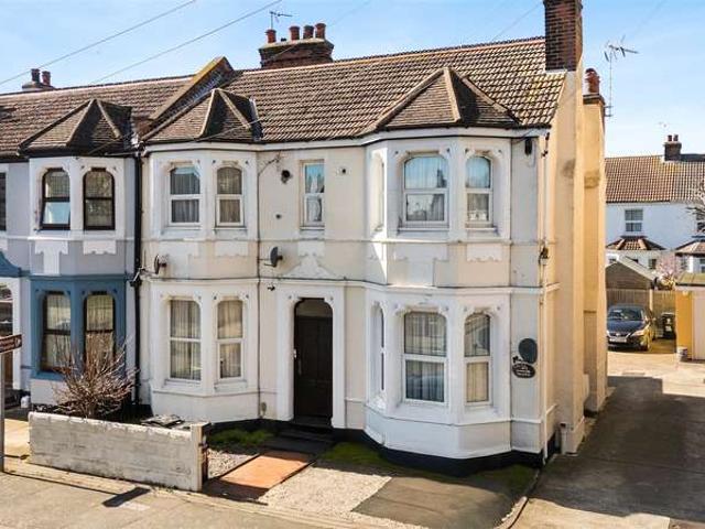 1 Bedroom Maisonette Flat