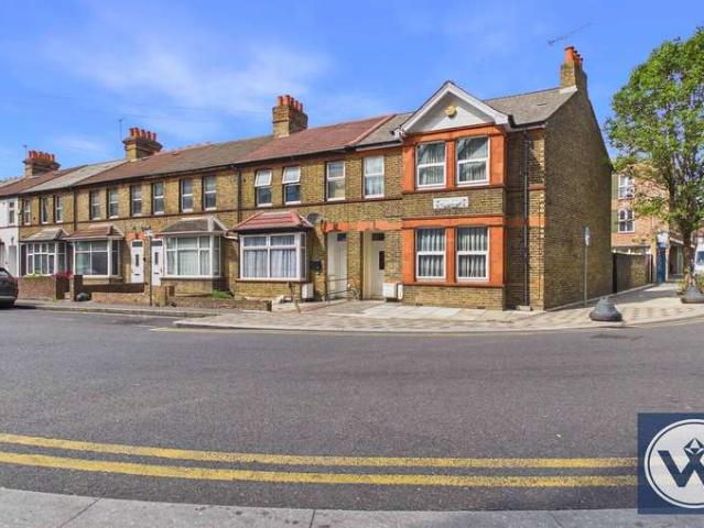 1 Bedroom Maisonette Flat