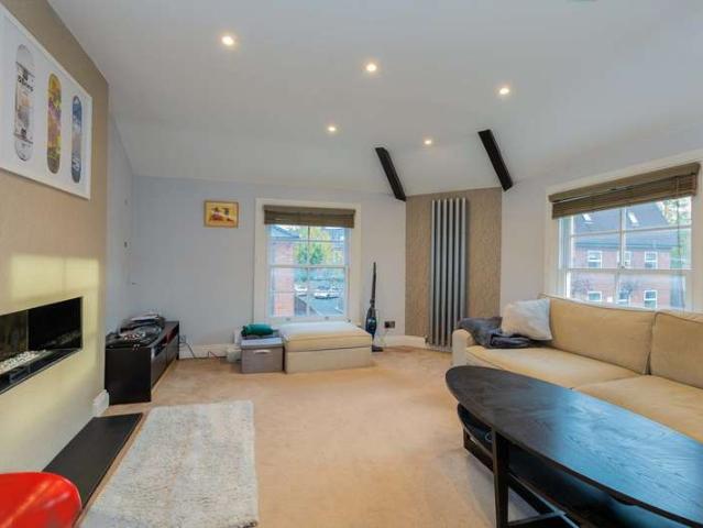 1 Bedroom Maisonette Flat