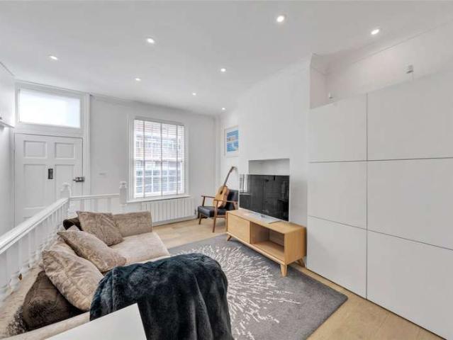 1 Bedroom Maisonette Flat