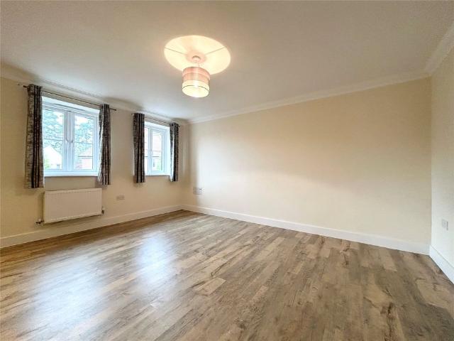 1 bedroom Maisonette in Dashers Close, Crowthorne