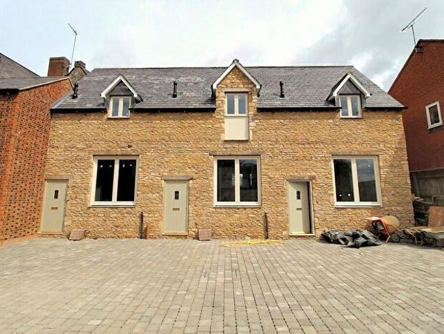 1 Bedroom Mews To Rent In Bridge Street, Brackley, NN13