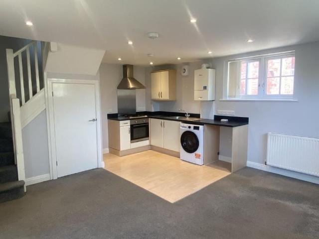 1 bedroom mews to rent