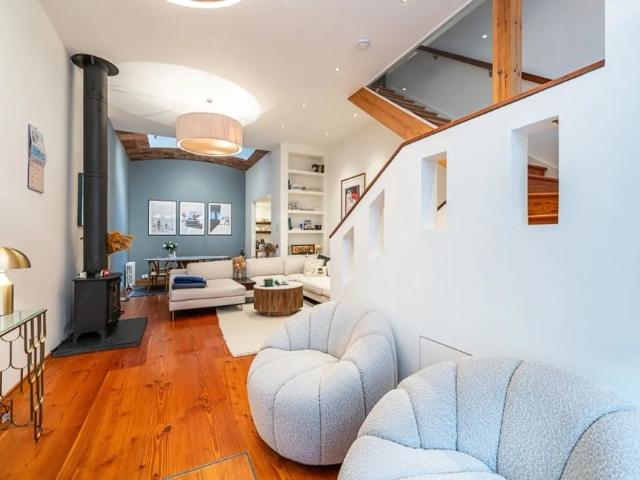 1 bedroom mews to rent