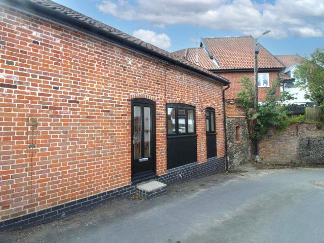 1 bedroom mews to rent