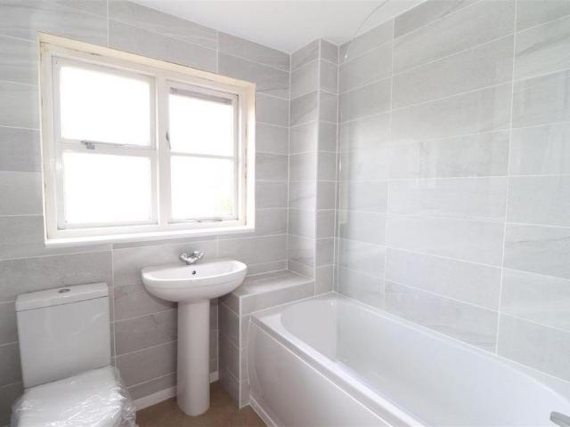 1 bedroom mews to rent