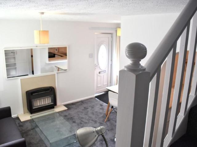 1 bedroom mews to rent