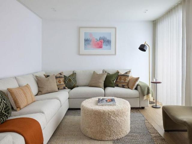1 bedroom mews to rent