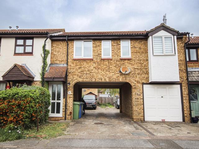 1 bedroom mews to rent