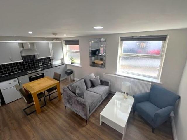 1 bedroom mews to rent
