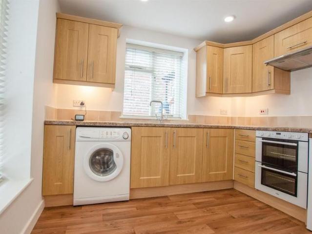 1 bedroom mews to rent