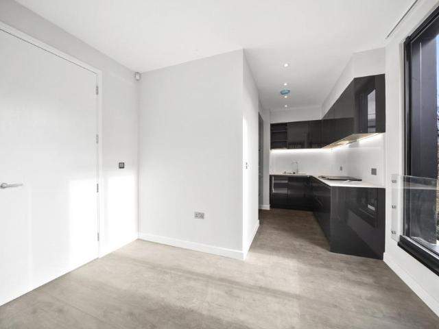1 bedroom mews to rent