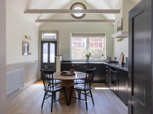 1 bedroom mews for sale