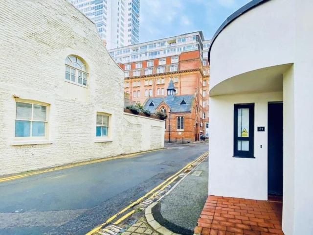 1 bedroom mews for sale