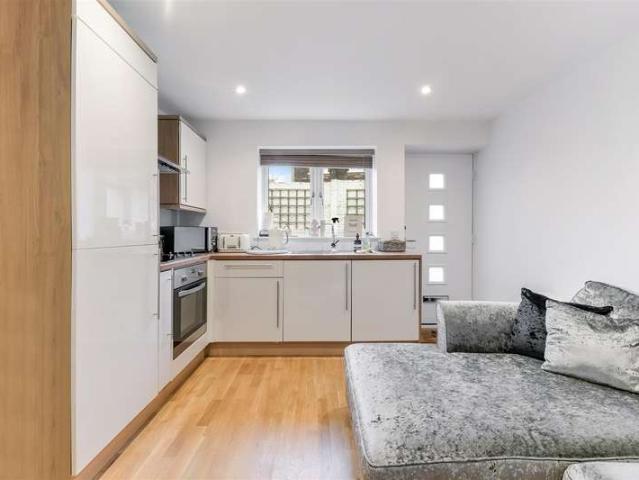 1 Bedroom Mews House
