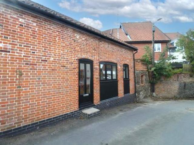 1 bedroom Mews house To Let