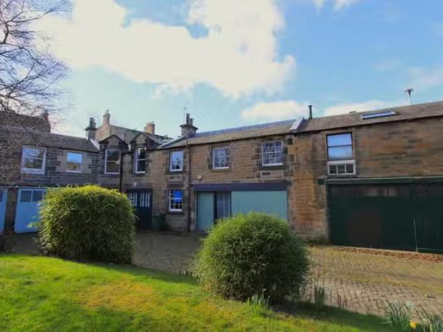 1 bedroom mews property for rent in Carlton Terrace Mews, Calt.