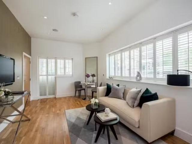 1 bedroom mews property for rent in Kingsbury Mews St. Albans.