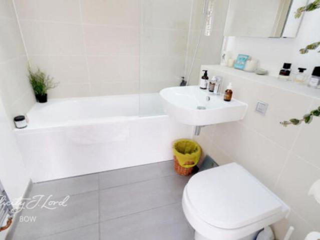 1 bedroom mews property for rent in Medway Mews, London, E3