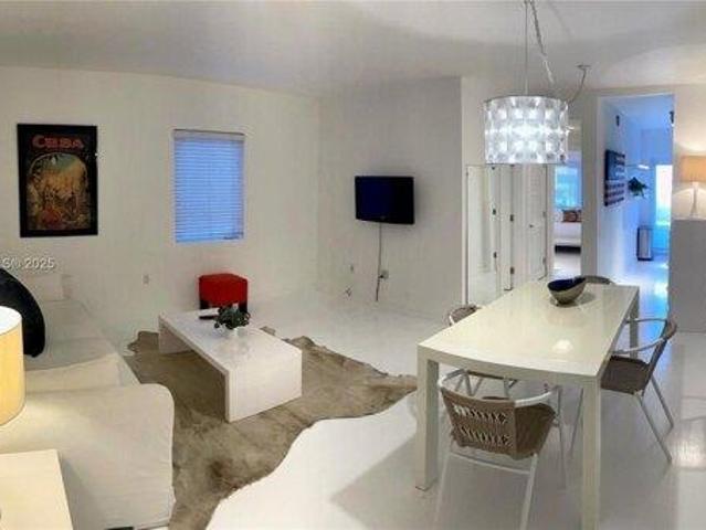1 bedroom, Miami Beach FL 33139 104898398