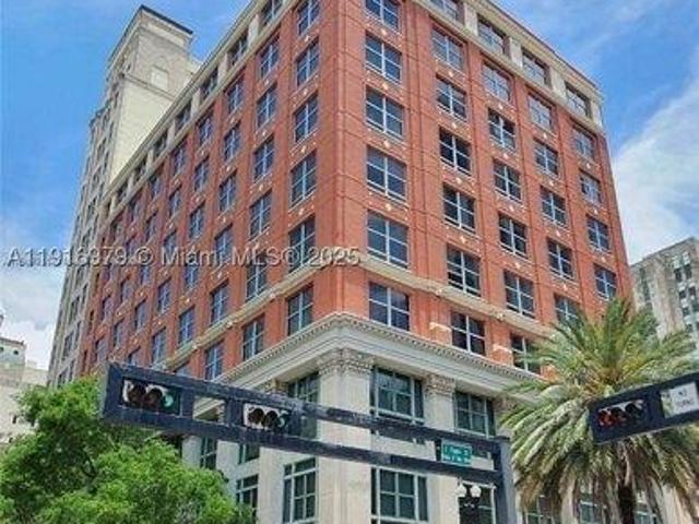 1 bedroom, Miami FL 33131 104899421