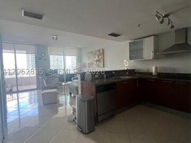 1 bedroom, Miami FL 33131 104899497