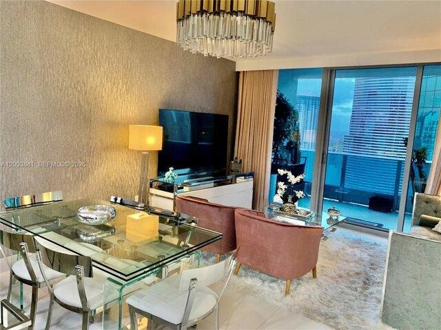 1 bedroom, Miami FL 33131 104899506