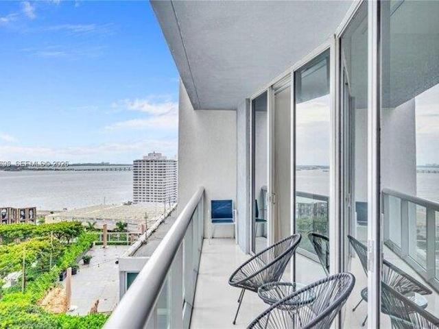 1 bedroom, Miami FL 33131 104900542
