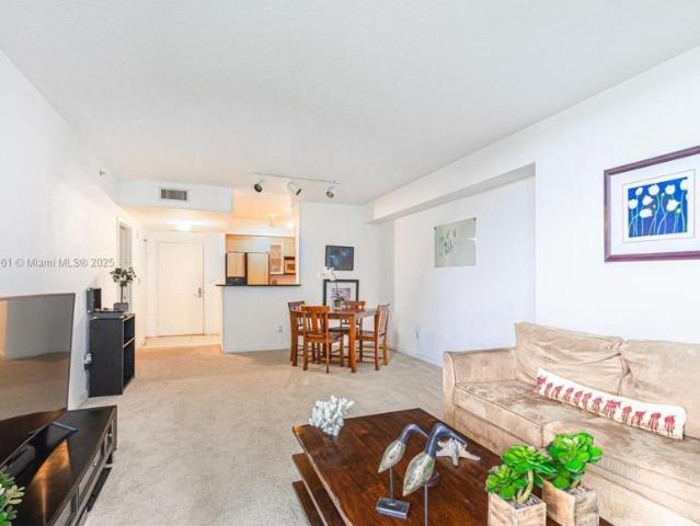 1 bedroom, Miami FL FL 33131 102588821