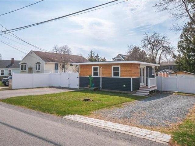 1 bedroom, Middletown RI 02842 104869374