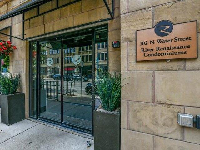 1 bedroom, Milwaukee WI 53202 LS94260147