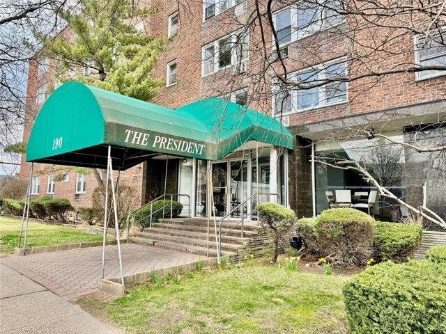 1 bedroom, Mineola NY 11501 LS89335438