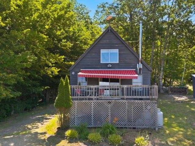 1 bedroom, New Vineyard ME 04956 105109057