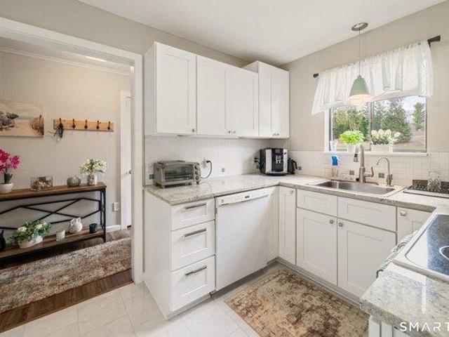1 bedroom, Southbury CT 06488 104542339
