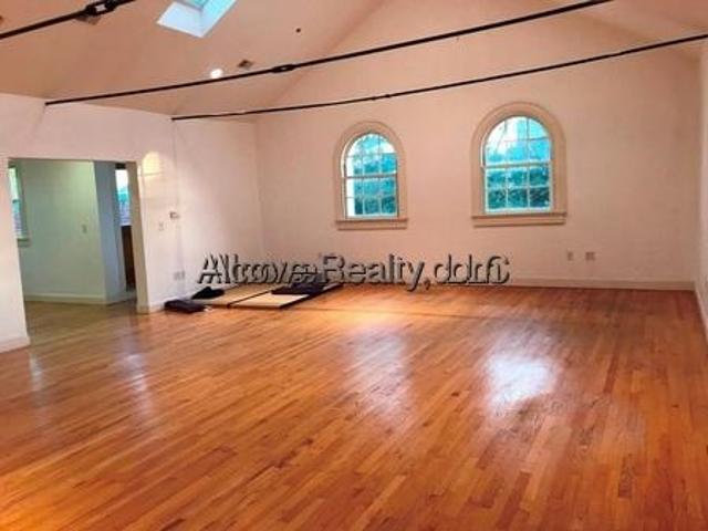 1 bedroom, SOMERVILLE DAVIS SQUARE MA 02143 66993870