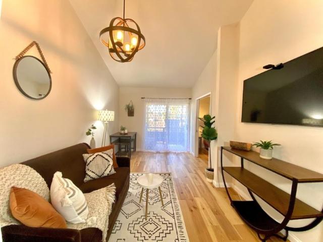 1 bedroom, San Diego CA 92108 74755090