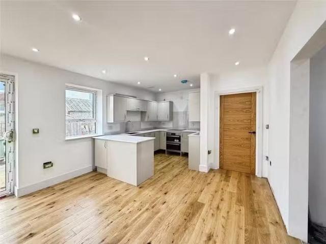 1 bedroom Semi Detached Bungalow to rent, London Road, Faversh.