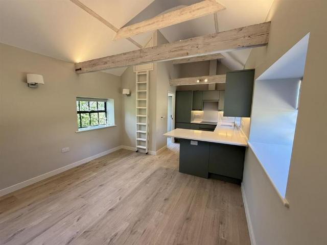 1 bedroom semi detached bungalow to rent