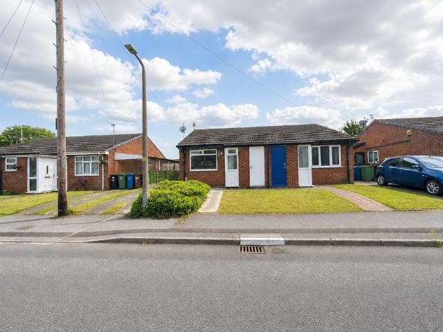 1 bedroom semi detached bungalow to rent
