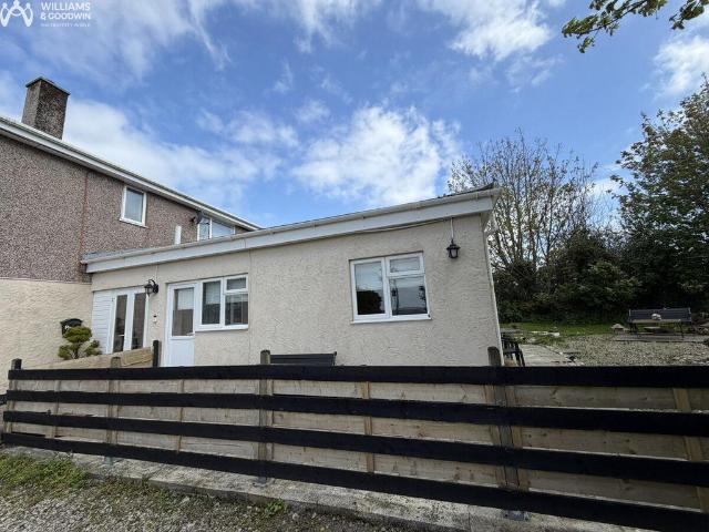 1 bedroom semi detached bungalow to rent